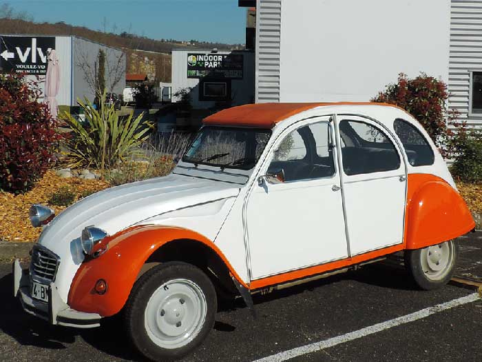 Location de voiture mariage : quelle couleur de 2CV